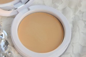 Maybelline White Superfresh Compact Powder-Shell Review